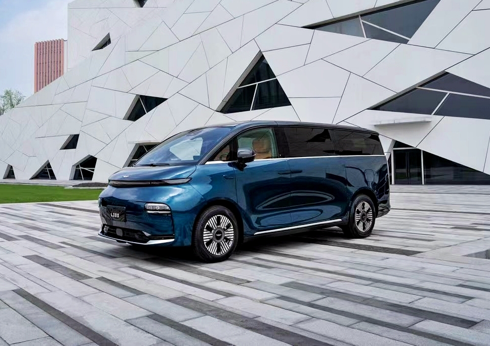 LEVC L380 bakal masuk UK, kongsi bahagian dalaman yang mewah | Careta